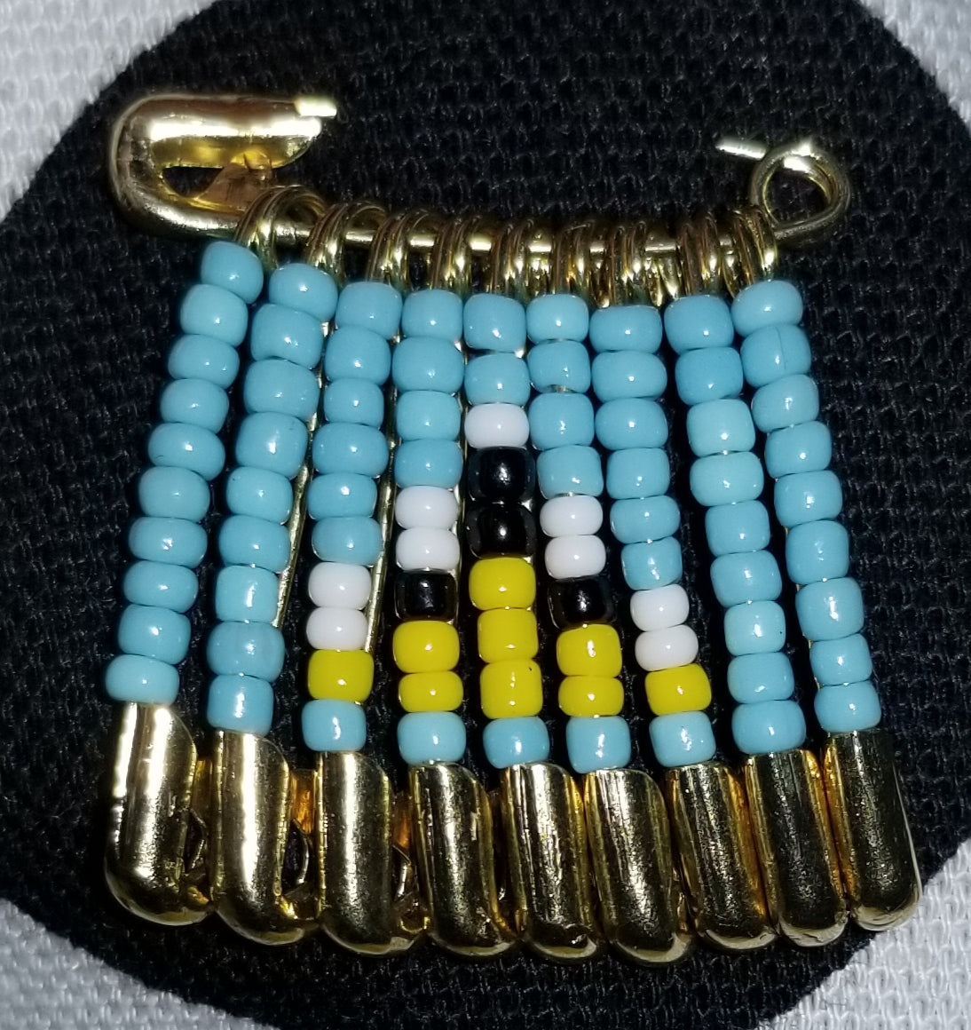 St. Lucia Flag Pin (Gold) – Aesthetic Pin